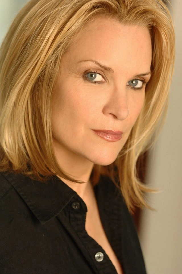 Robin McDonald | Wiksteria Lane | Fandom