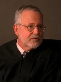 Juge Sullivan (6x11) | Desperate Housewives Wiki | Fandom