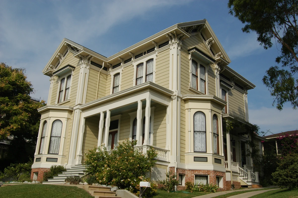 Halliwell-Coop Manor | Destined-The Next Generation of Charmed Wiki ...