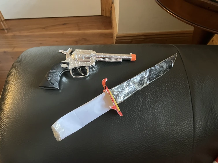 My Sister made Tanjiro’s Katana with Kyojuro’s Hilt but it looks like a Dagger. | Fandom