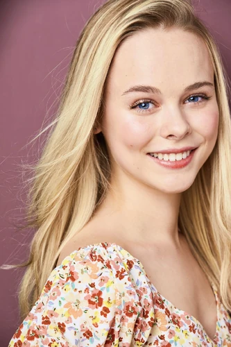 Averi White | Dharmann Wiki | Fandom