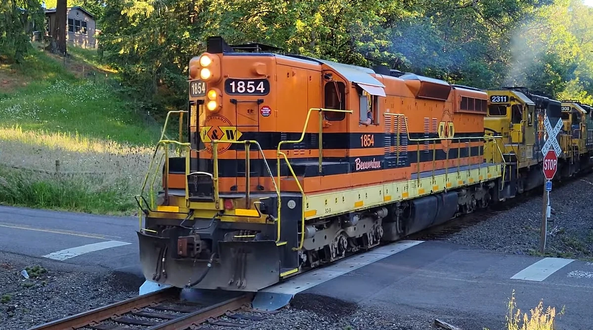 Portland and Western 1854 (SD9E) | Diesel Locomotives Wiki | Fandom