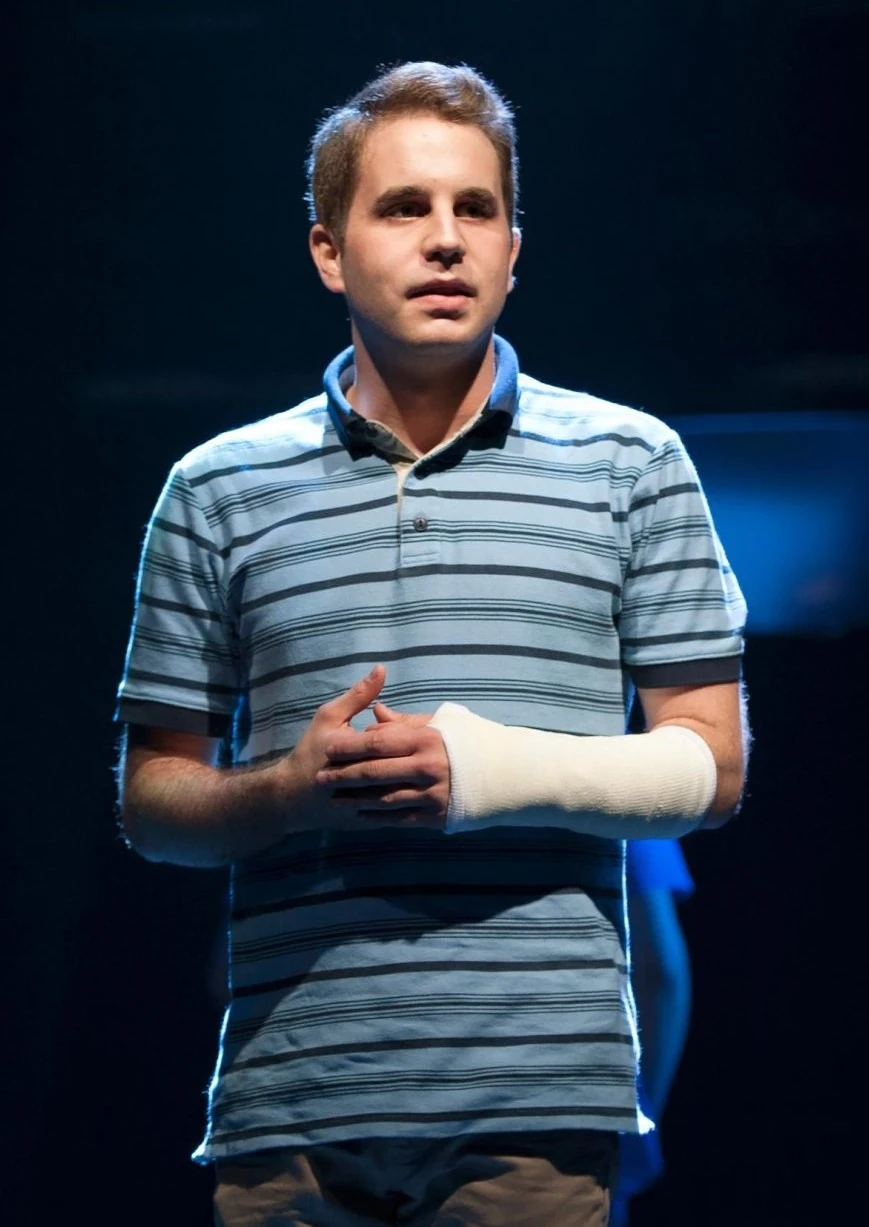 Evan Hansen | Disabled Characters Wiki | Fandom