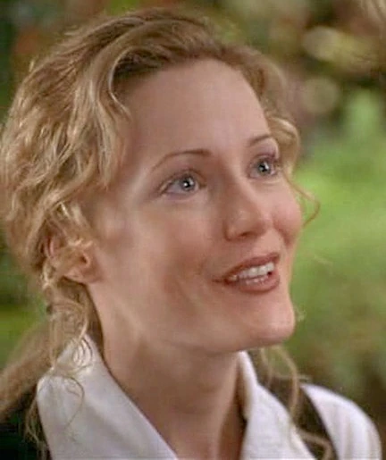 Julie Benz George Of The Jungle