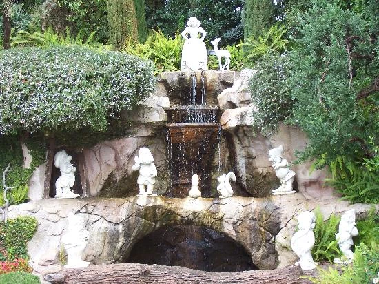 Snow White Grotto | Disney Knowledge Wiki | Fandom