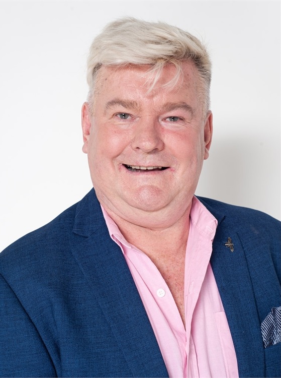 Bruce Smith | Disney Studios Australia Wiki | Fandom