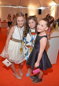 Ella Anderson Liv And Maddie