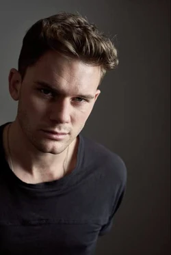 Jeremy Irvine | Disney wiki | Fandom