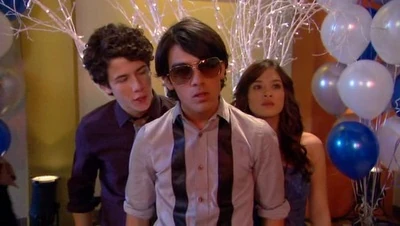 Cold Shoulder | Disney Wiki | Fandom