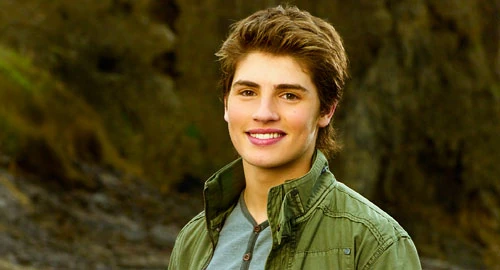 Gregg Sulkin Avalon High