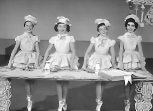 Cooking with Minnie Mouse | Disney Wiki | Fandom