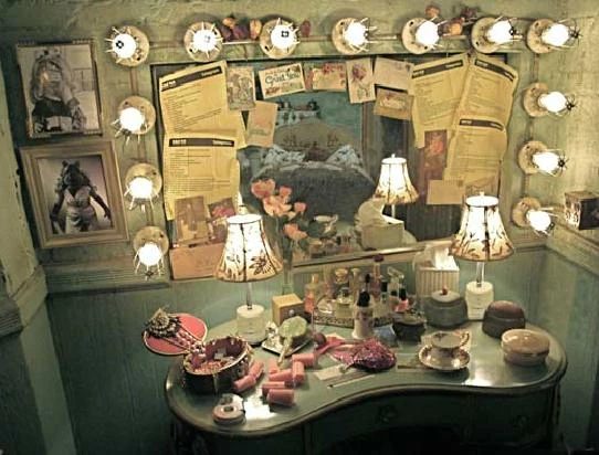 Miss Piggy's Dressing Room | Disney Wiki | Fandom