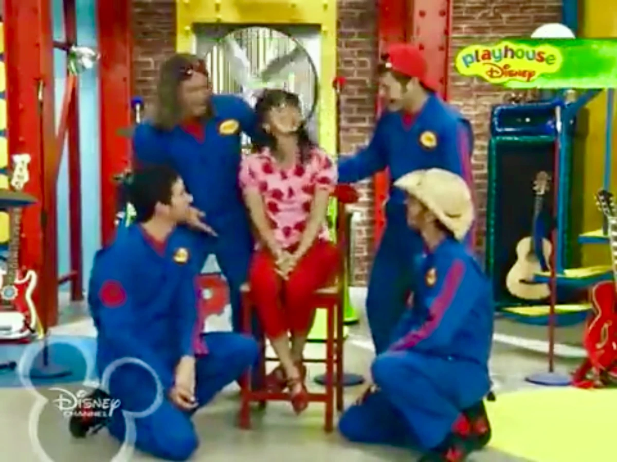 Nina's Song | Disney Wiki | Fandom