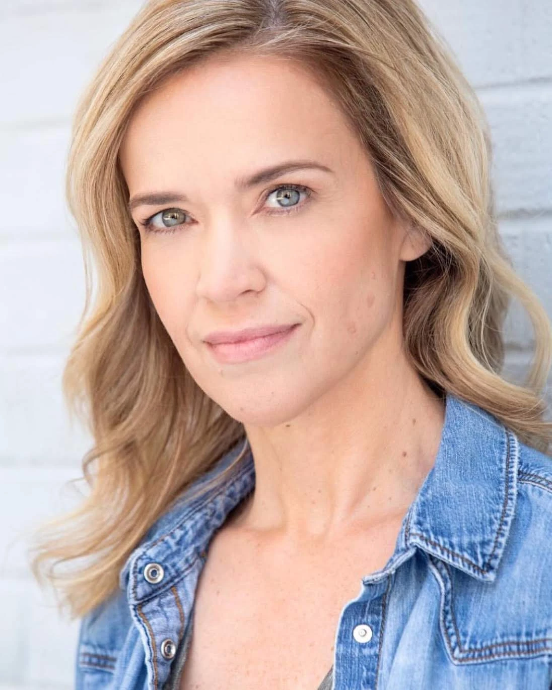 Lesley Tesh-Pedersen | Disney Fanon Wiki | Fandom