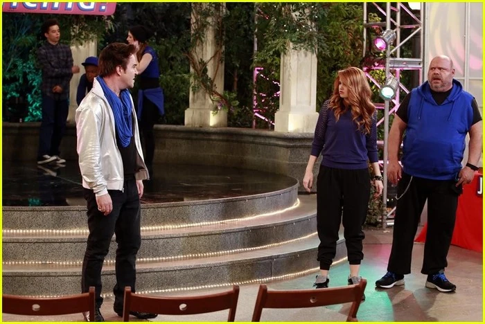 Jessie Disney Channel Luke Dance