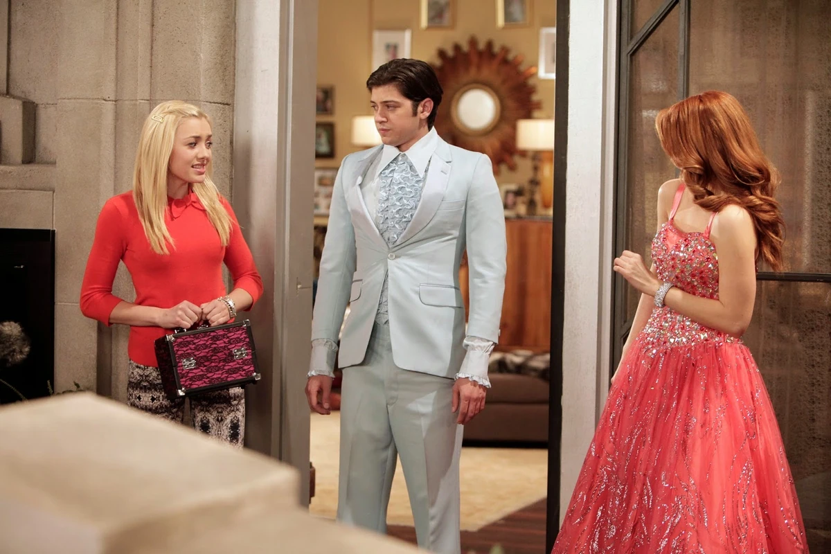 Lights, Camera, Distraction! | Jessie Wiki | Fandom