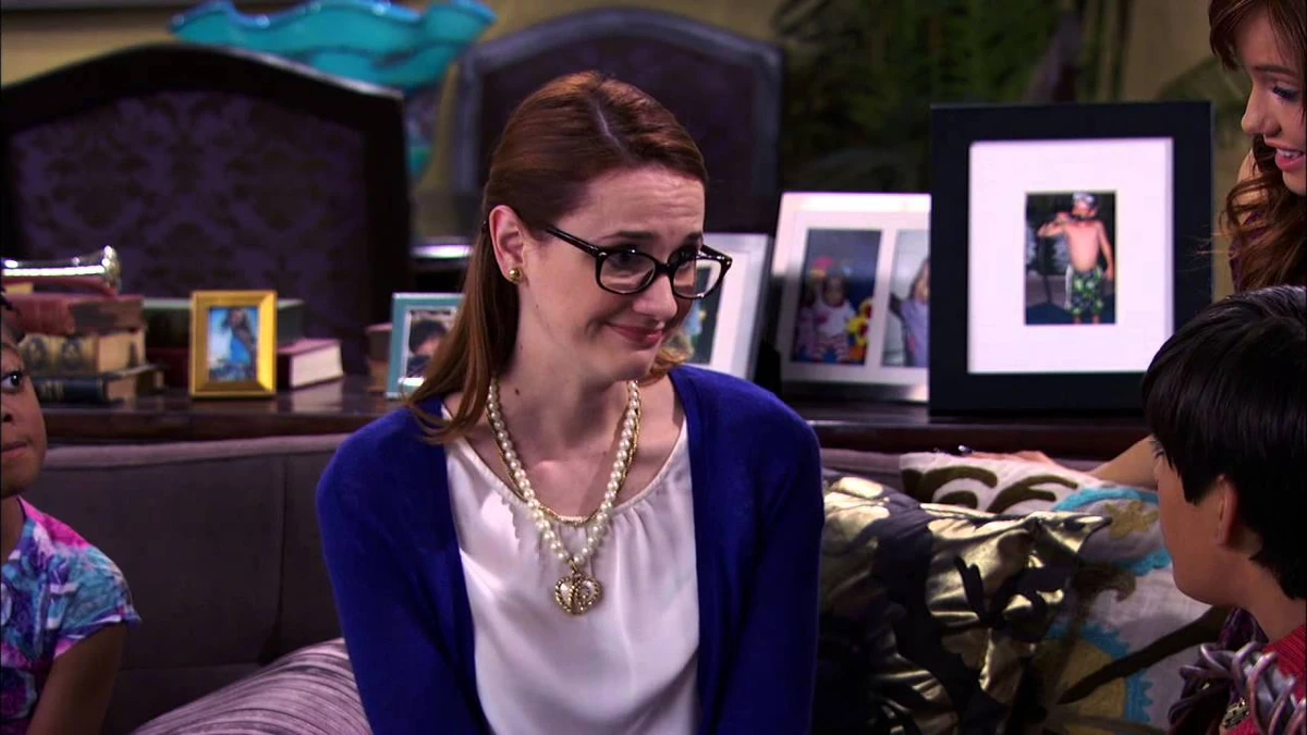 Cassandra Chesterfield | Jessie Wiki | Fandom