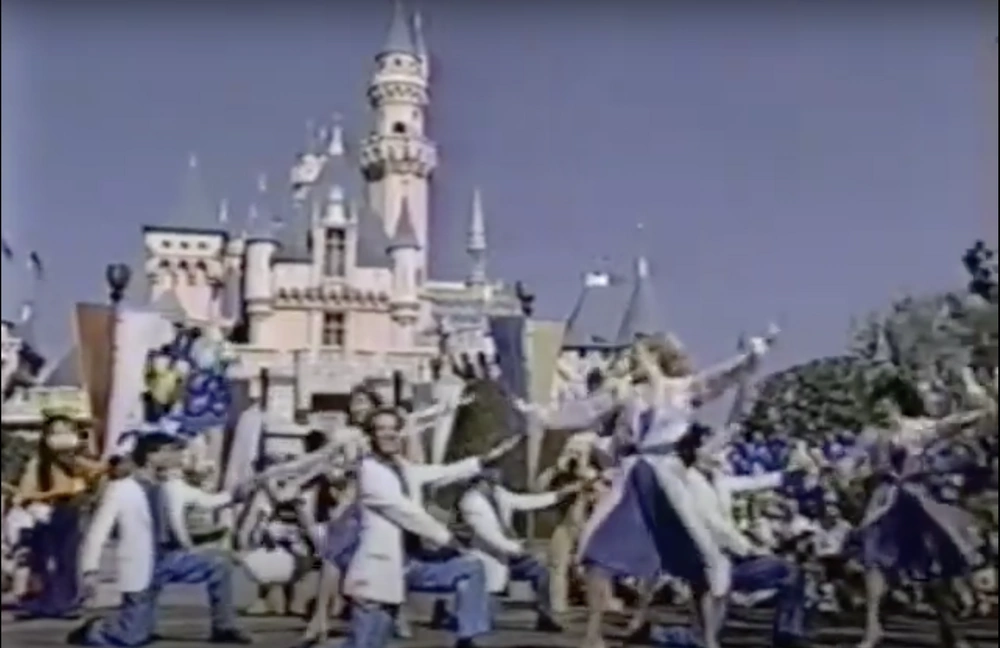 Hurray for Disney Stars Parade | Disneyland Parade Wiki | Fandom
