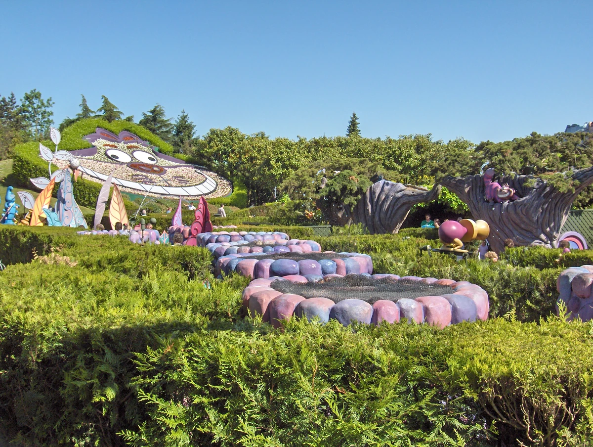 Alice's Curious Labyrinth | Disney Parks Wiki | Fandom