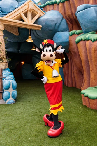 Clarabelle Cow | Disney Parks Wiki | Fandom