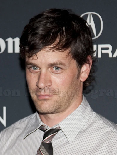 Tom Everett Scott | Disney+ Wiki | Fandom