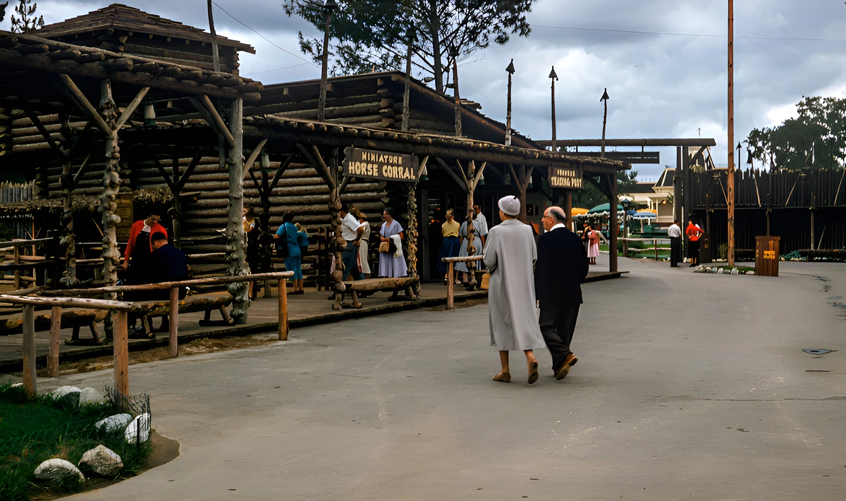 Miniature Horse Corral | Disney y Pixar | Fandom