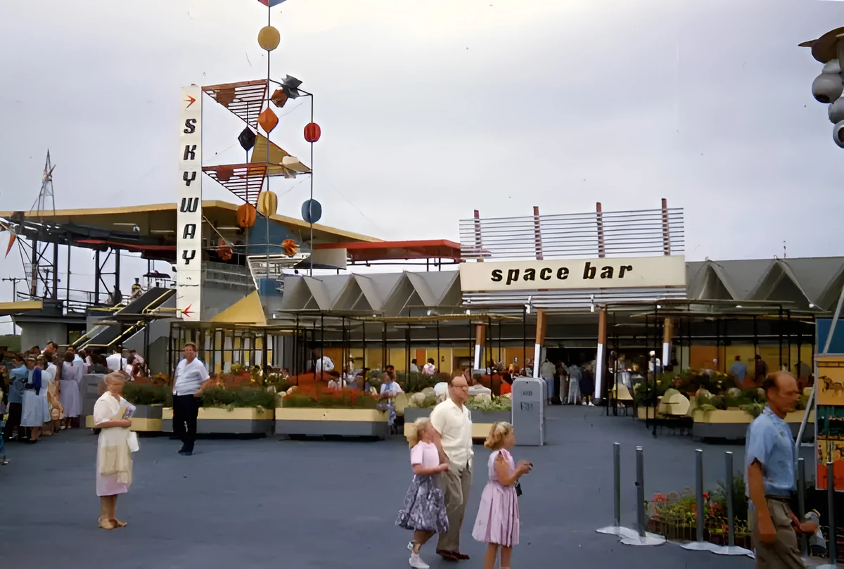 Space Bar | Disney y Pixar | Fandom