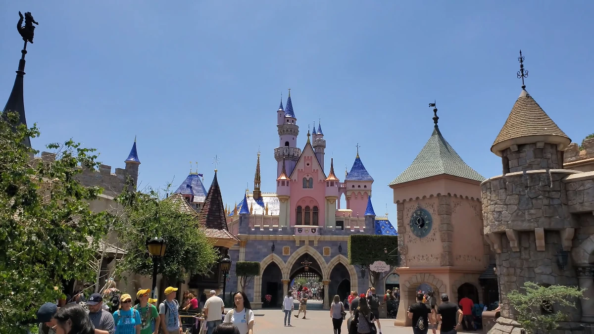 Fantasyland (Disneyland) | Disney y Pixar | Fandom