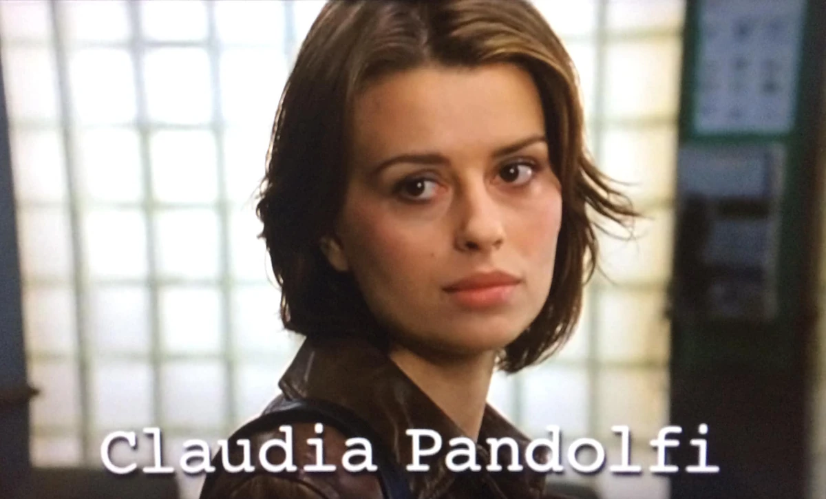 Giulia Corsi | Distretto di Polizia Wiki | Fandom