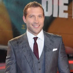 Divergent Movie Eric