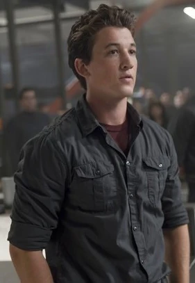 Peter Hayes | Wiki Divergente | Fandom