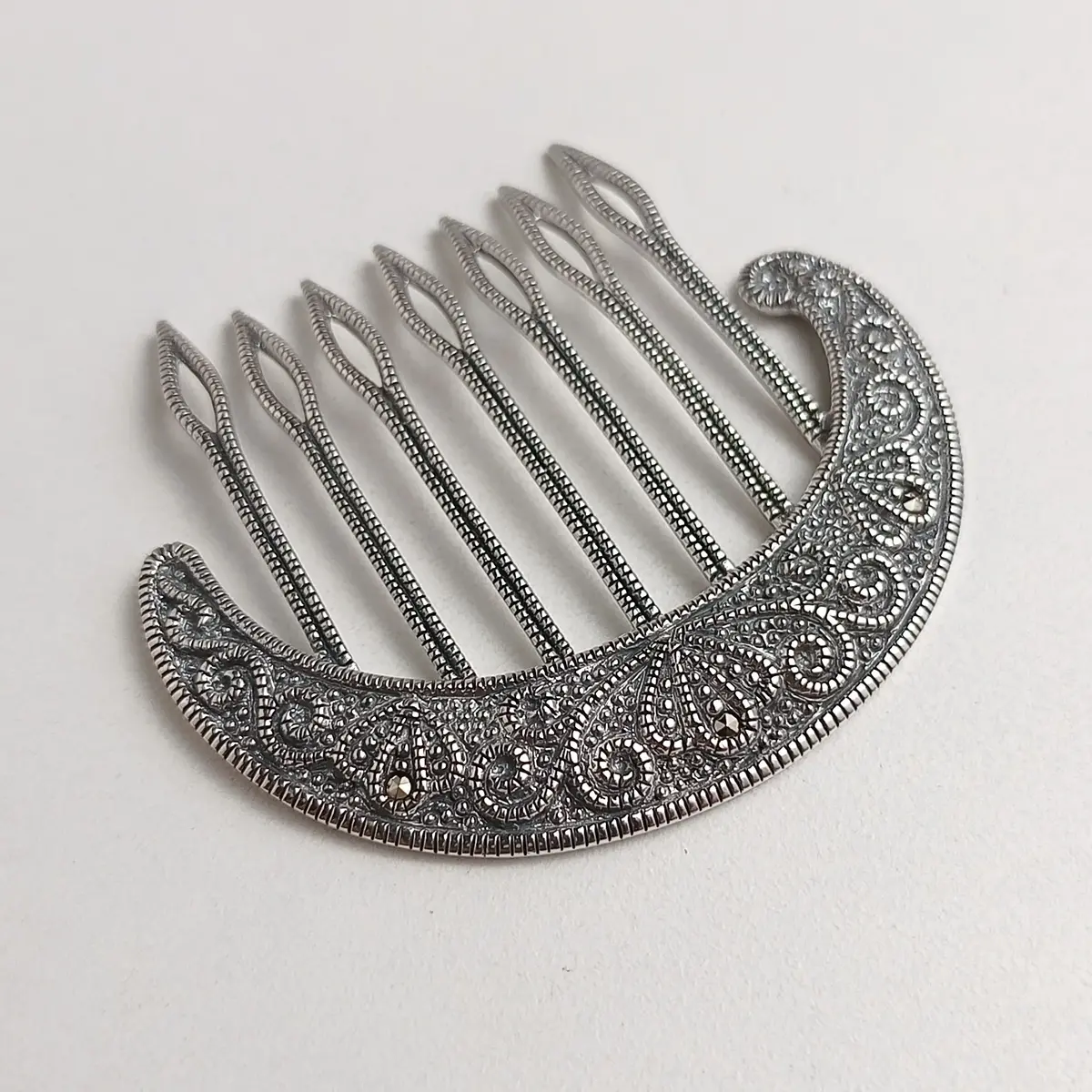 Silver comb | World's Largest City and Dungeon Wiki | Fandom