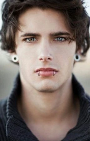 Roman Culver | Propuestas de fans del Doblaje | Fandom