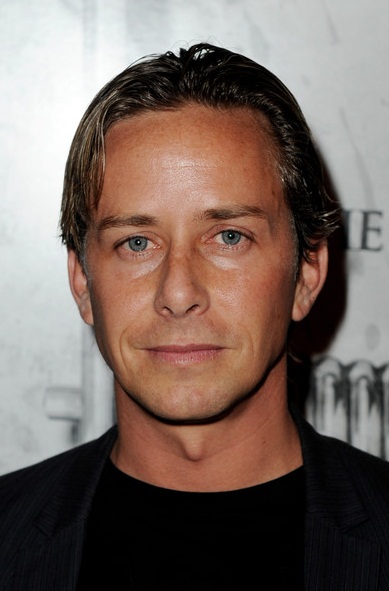 Dean Armstrong | Doblaje Wiki | Fandom