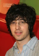 Josh Zuckerman | Doblaje Wiki | Fandom