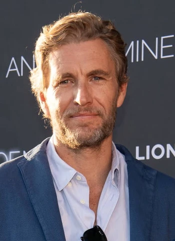 Brett Tucker | Doblaje Wiki | Fandom