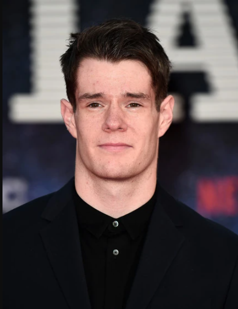 Connor Swindells | Doblaje Wiki | Fandom