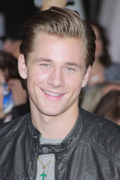 Luke Benward | Doblaje Wiki | Fandom