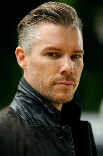 Josh Cowdery | Doblaje Wiki | Fandom