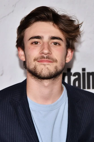 Charlie Rowe | Doblaje Wiki | Fandom