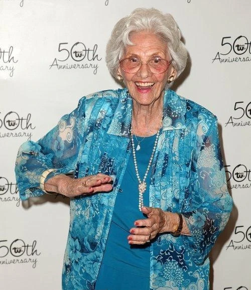 Connie Sawyer | Doblaje Wiki | Fandom