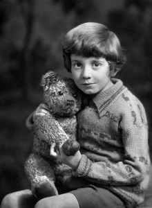 Christopher Robin | Doblaje Wiki | Fandom