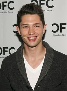 Joe Dinicol | Doblaje Wiki | Fandom