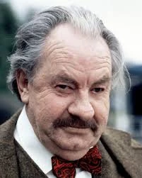 Leo McKern | Doblaje Wiki | Fandom