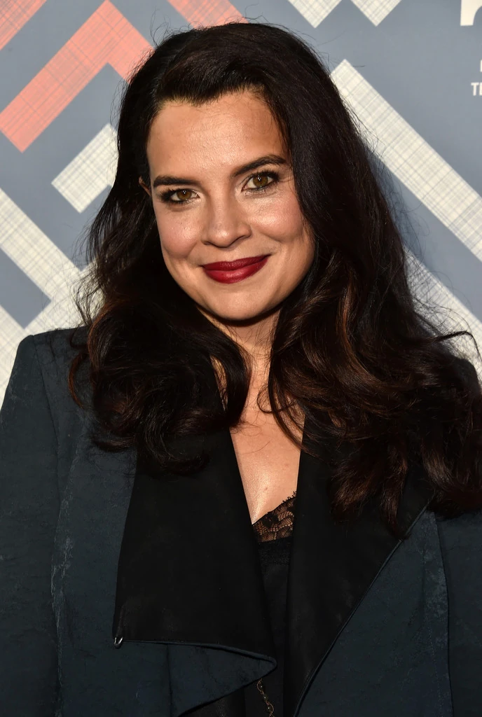 Zuleikha Robinson | Doblaje Wiki | Fandom