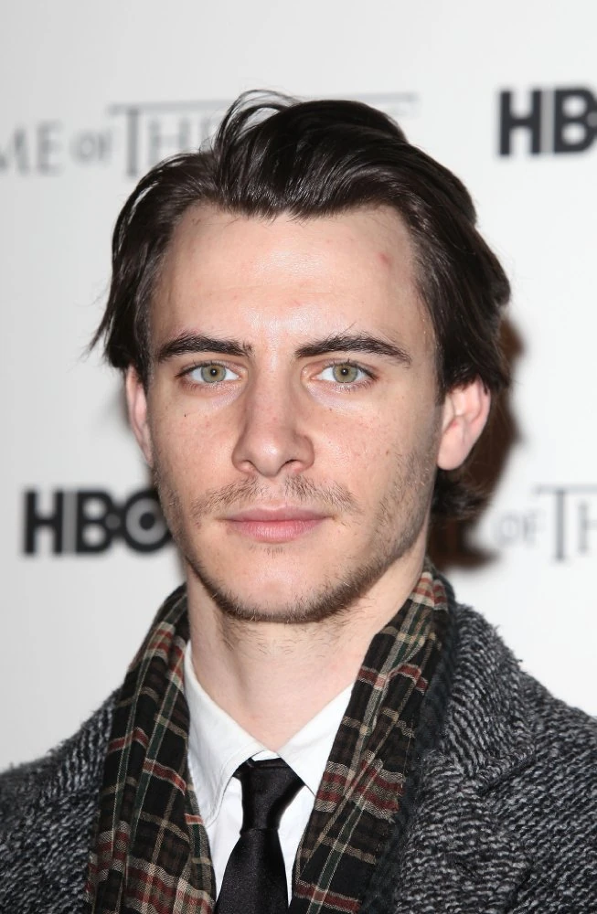 Harry Lloyd | Doblaje Wiki | Fandom