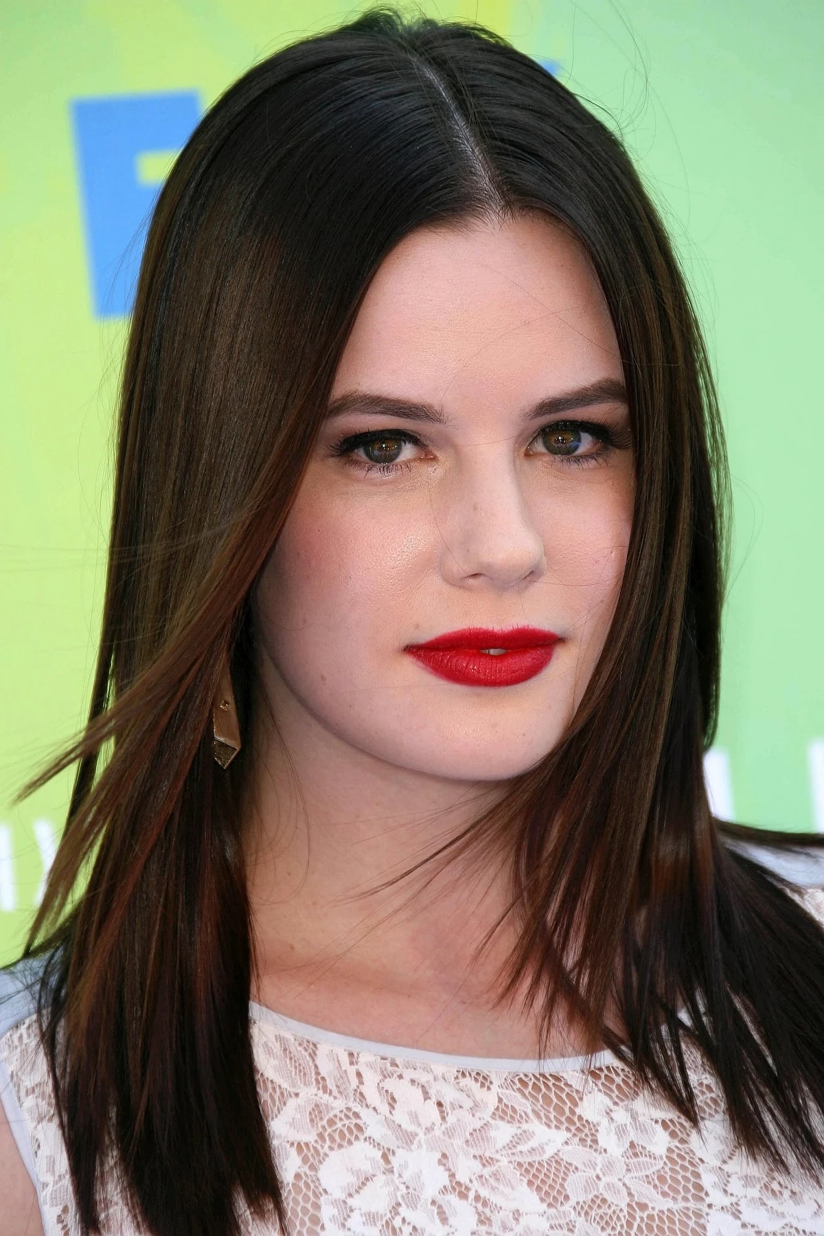 Chelsea Hobbs | Doblaje Wiki | Fandom