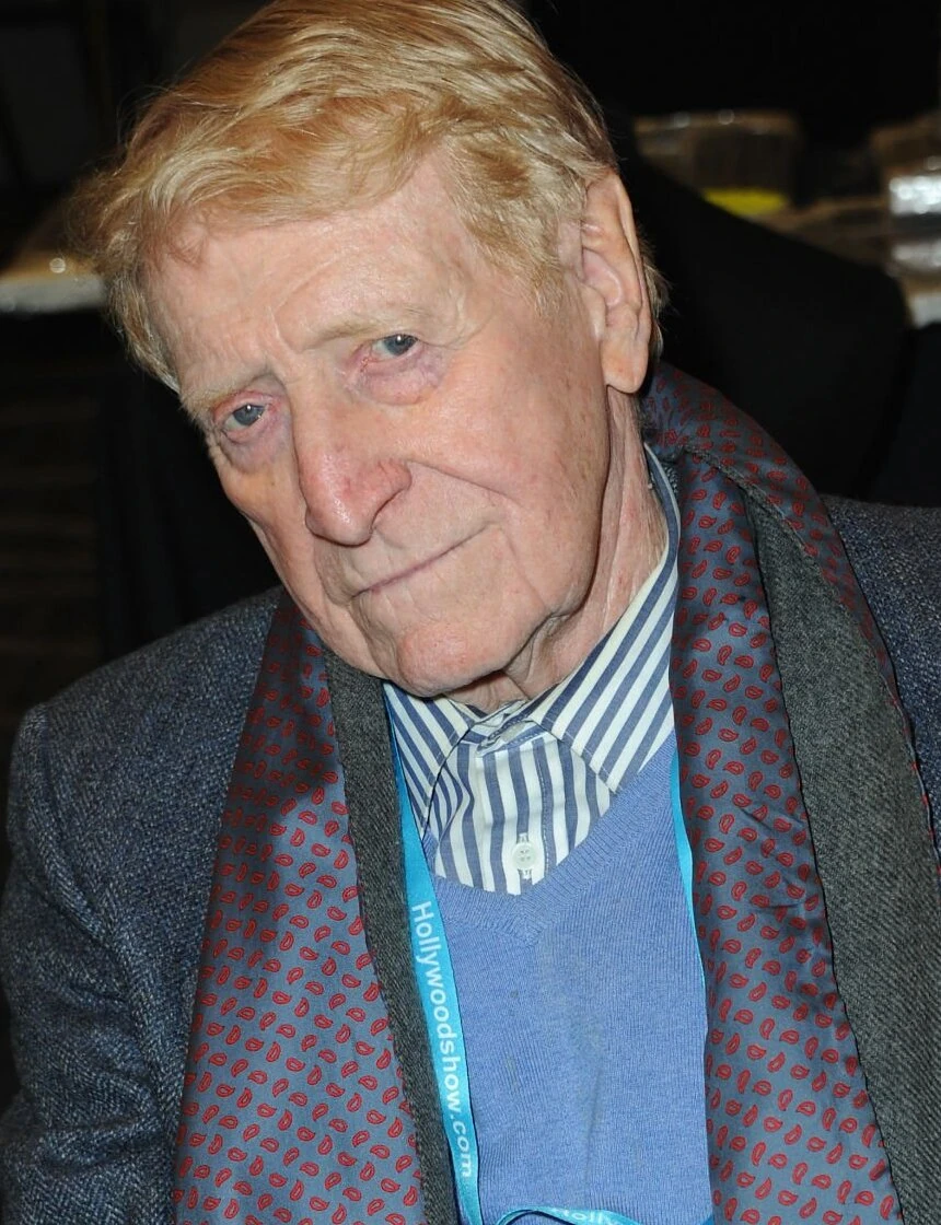 Clive Revill | Doblaje Wiki | Fandom