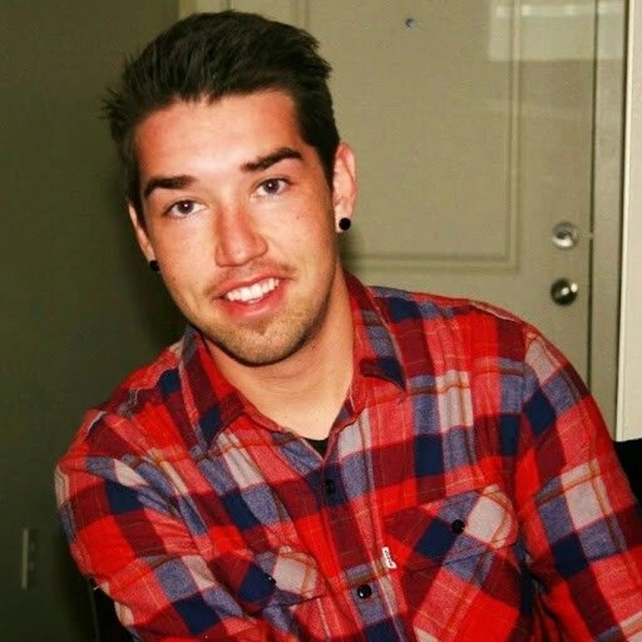 Courtland Mead | Doblaje Wiki | Fandom