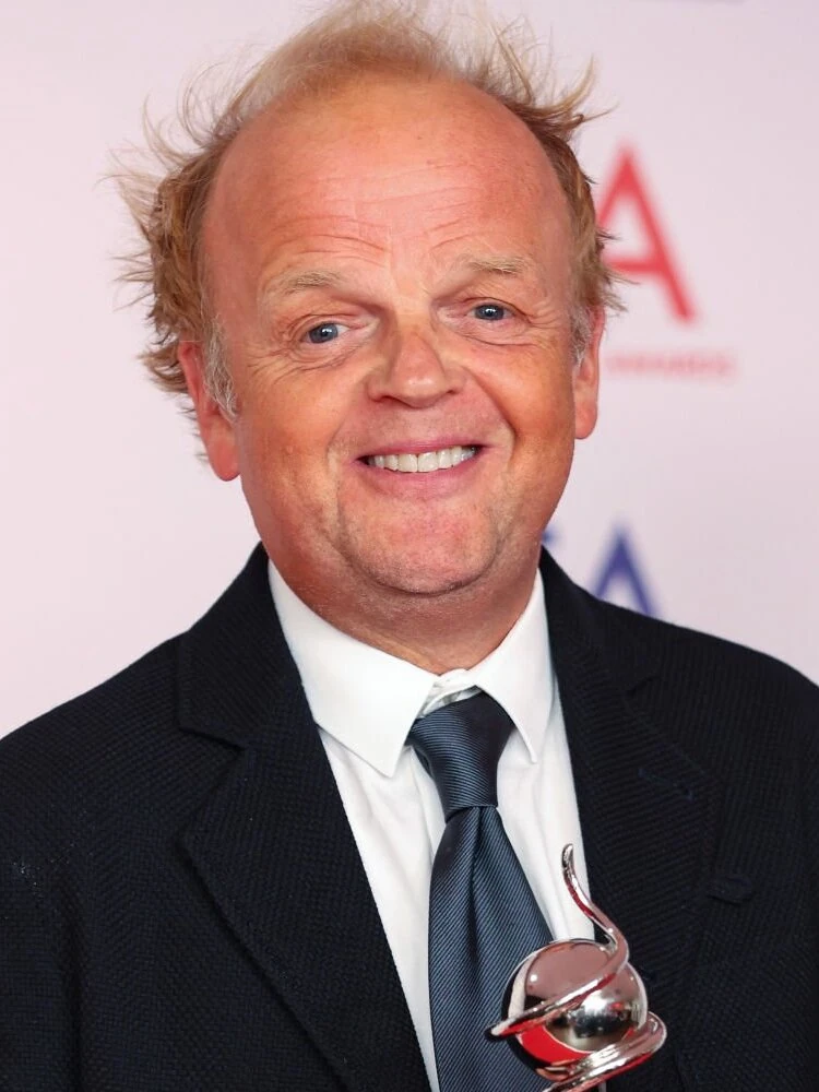 Toby Jones | Doblaje Wiki | Fandom